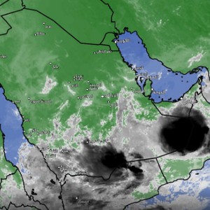 بالفيديو لحظة شروق الشمس على أضخم سحابة رعدية في شبه الجزيرة العربية