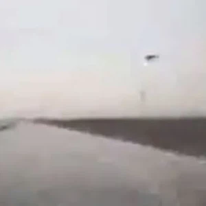 بالفيديو بداية الهطولات المطرية الغزيرة على أجزاء من رابغ