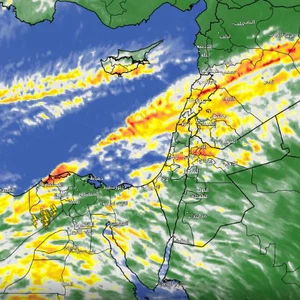 مصر الساعة 412 عصراً سحب ركامية مرفقة بهطول أمطار متفاوتة الغزارة