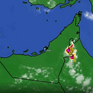 Emirates Update At 500 Pm Thunderstorms Fall On The City Of Al Ain