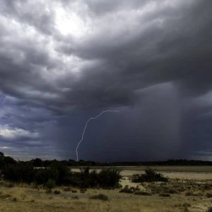 Riyadh Thunderstorms Random In Different Parts Of Friday