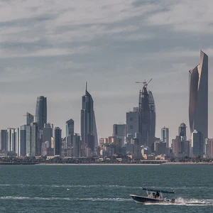الكويت سحب رعدية وأمطار غزيرة في مناطق واسعة قد تترافق بزخات البرد
