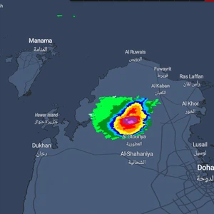 Qatar | Thunder clouds and rain in parts of Qatar now | ArabiaWeather ...