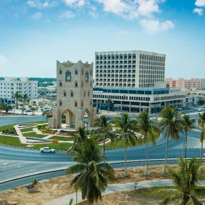 سلطنة عُمان سحب منخفضة وضباب وفرص للغبار يوم الأربعاء تفاصيل طقس