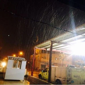 بالصور والفيديو أمطار الخير تنشر عبقها في عدد من مدن المملكة